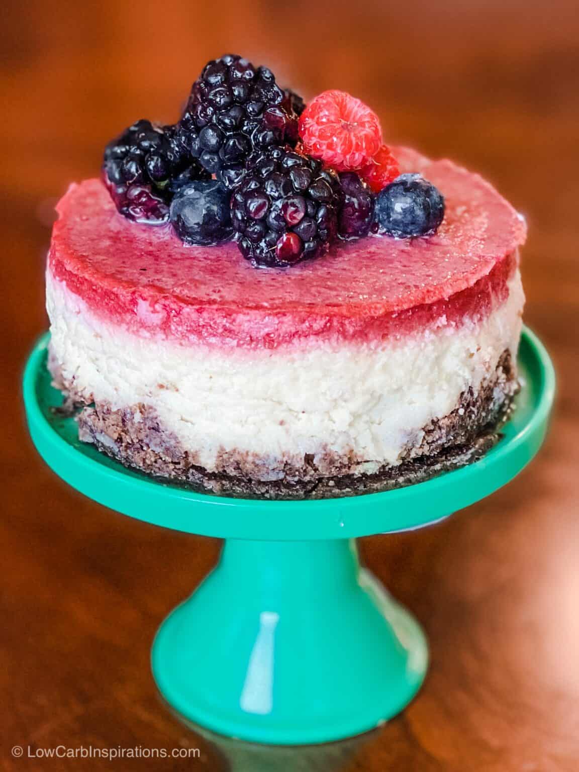 Keto Cheesecake Recipe with a Strawberry Topping! - Low Carb Inspirations
