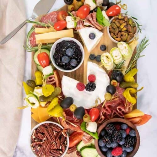 Easy Keto Charcuterie Board - Low Carb Inspirations